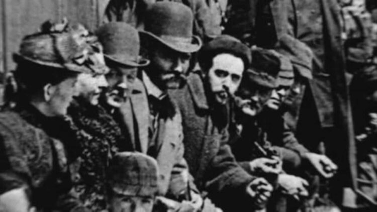 Bowling for Columbine (2002) | Watch Free Documentaries Online